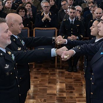 Scuola Militare Aeronautica 'G. Douhet': consegnati gli Spadini • Nove ...