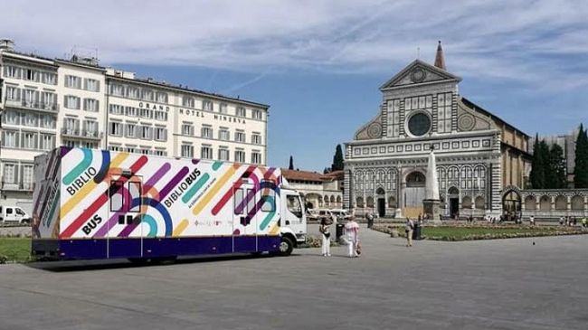 Bibliobus, riparte la biblioteca mobile nei quartieri di Firenze • Nove ... Bibliobus, riparte la biblioteca mobile nei quartieri di Firenze • Nove ...